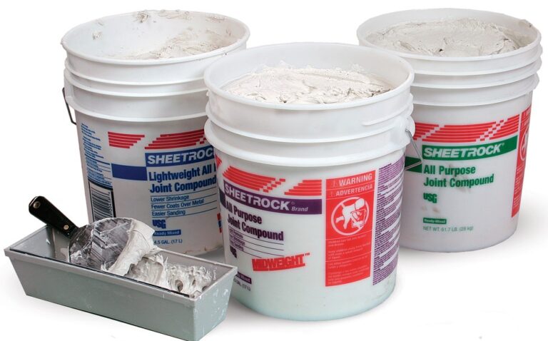 Joint Compound vs. Spackle, Which One Should You Use? - The Saw Guy